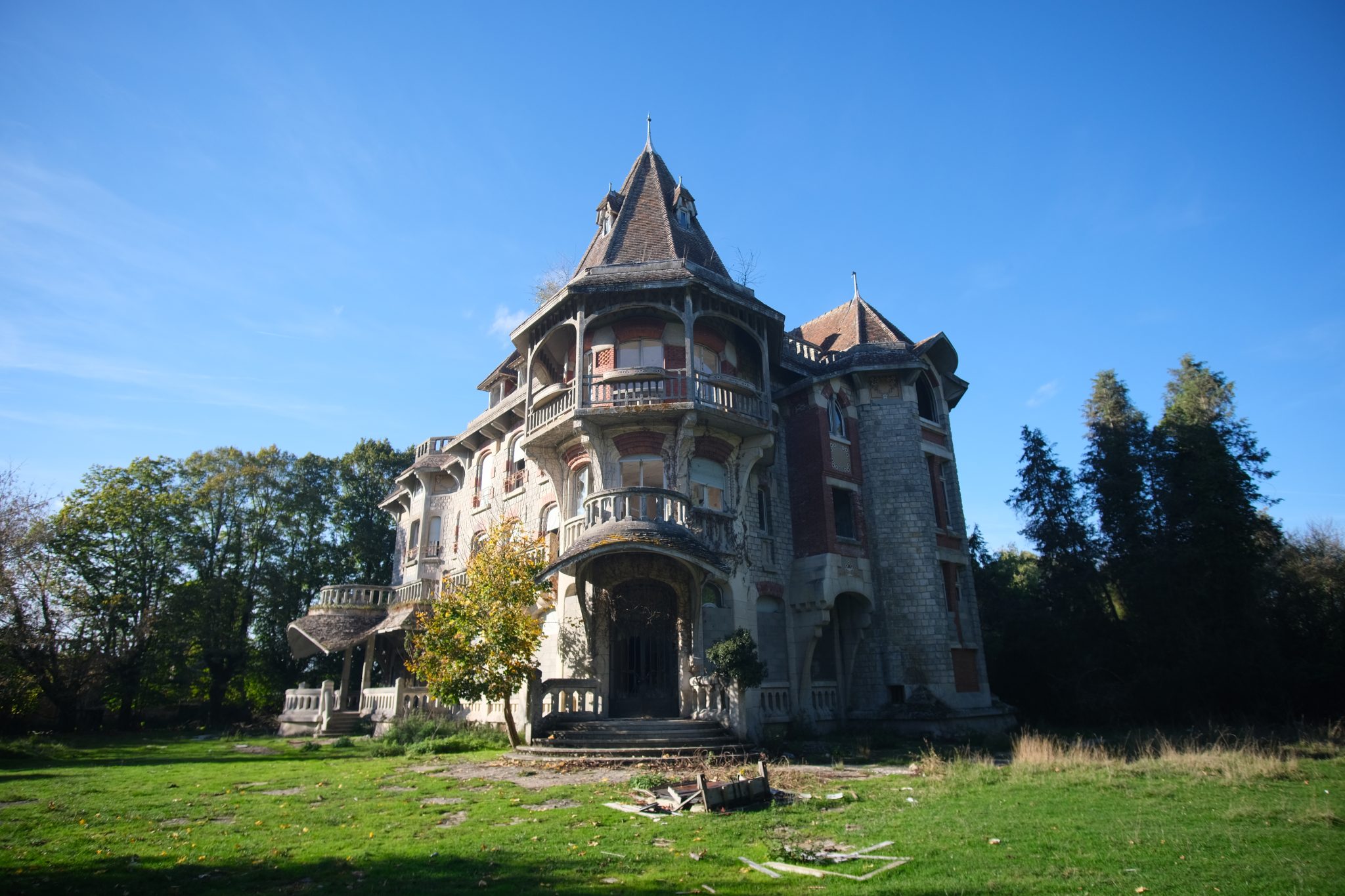 Le Manoir Colimaçon : un superbe manoir abandonné en Seine et Marne ...