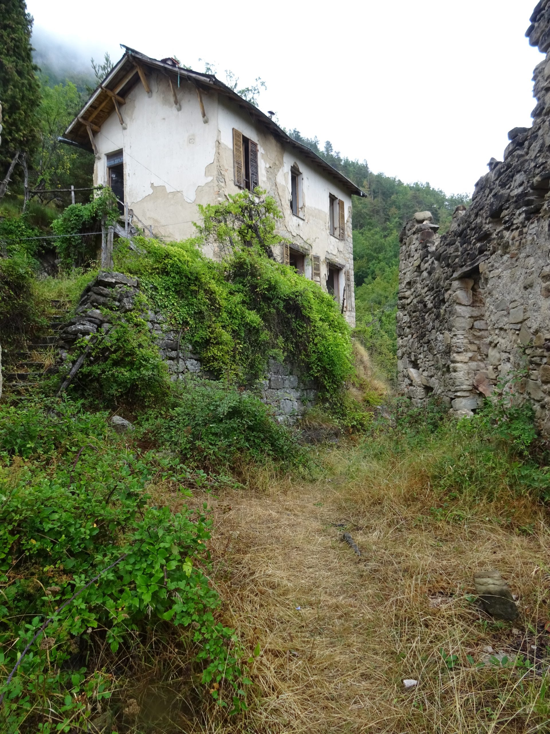 Un Village Abandonné En Pleine Nature Dans Les Alpes Maritimes Guide